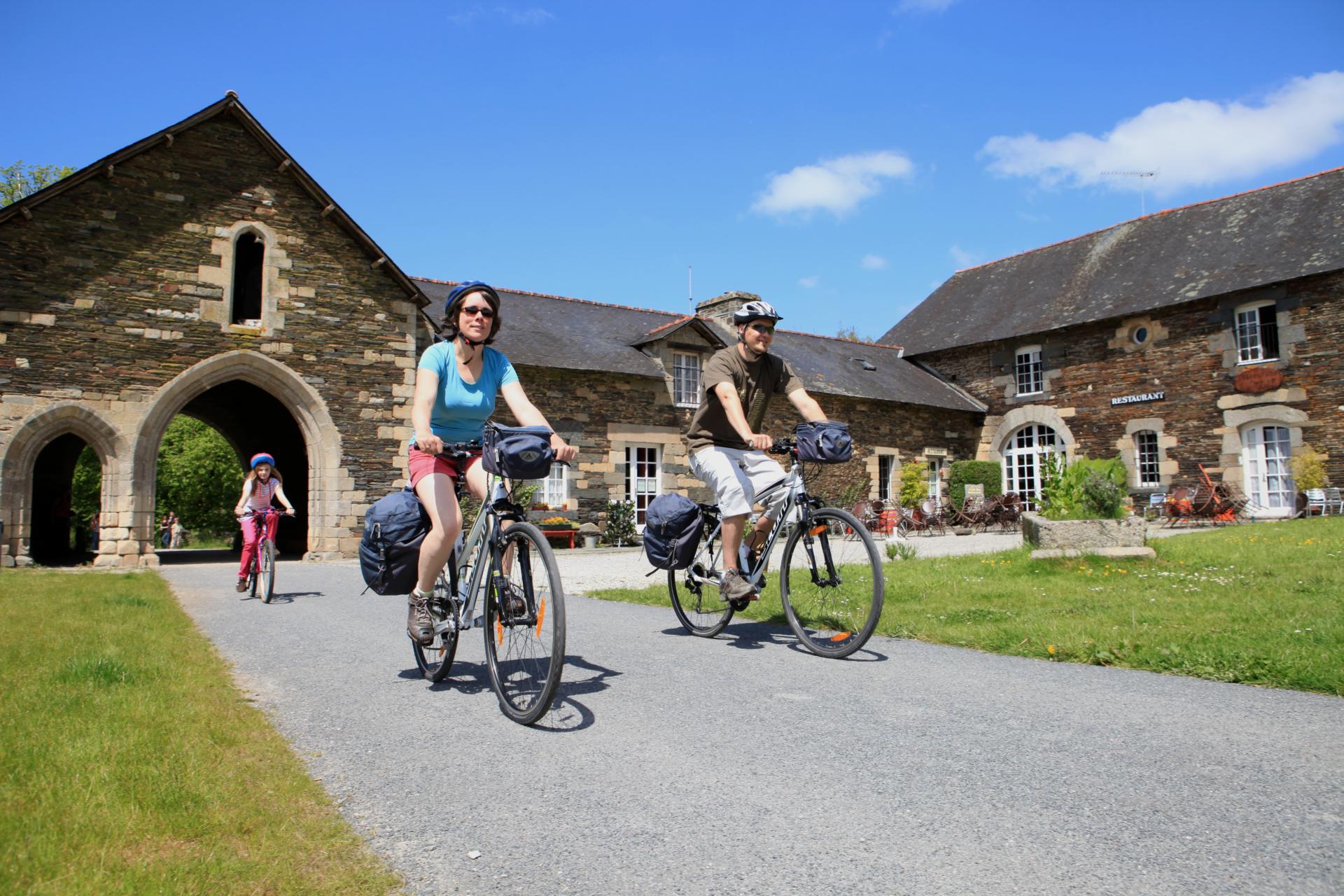 Abbaye de Bon-Repos | Brittany Tourism