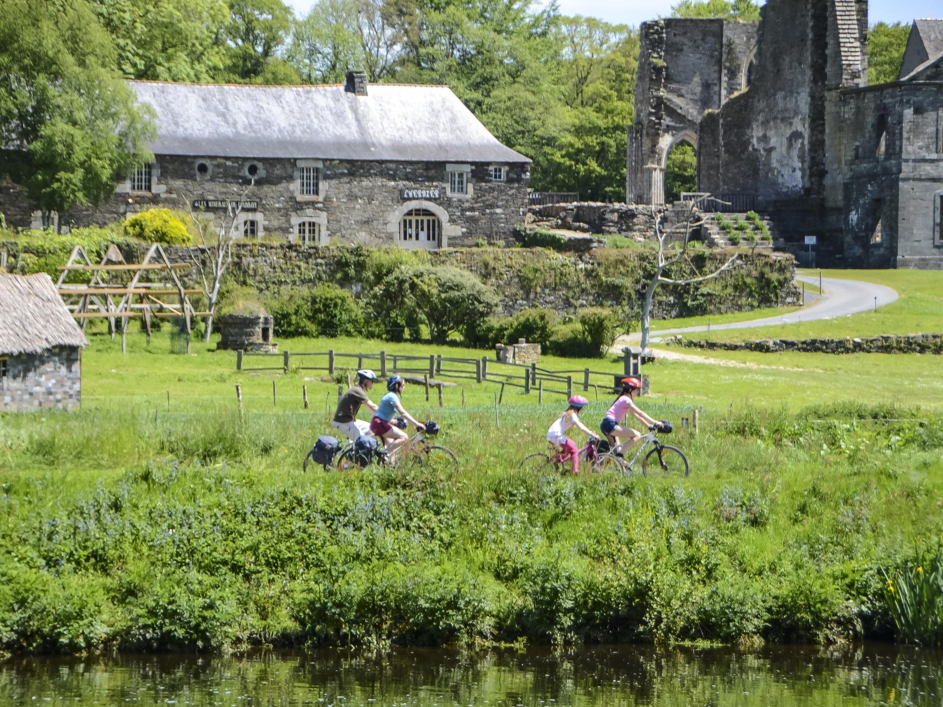 Abbaye de Bon-Repos | Tourisme Bretagne