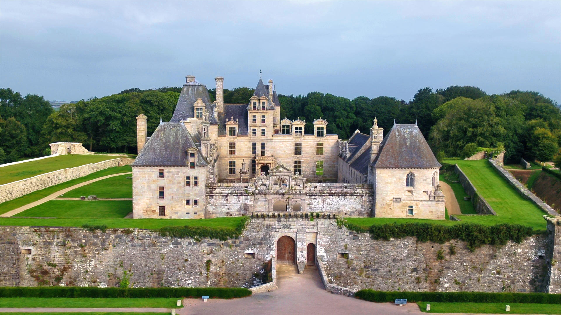 Château de Kerjean | Tourisme Bretagne Château de Kerjean | Tourisme Bretagne