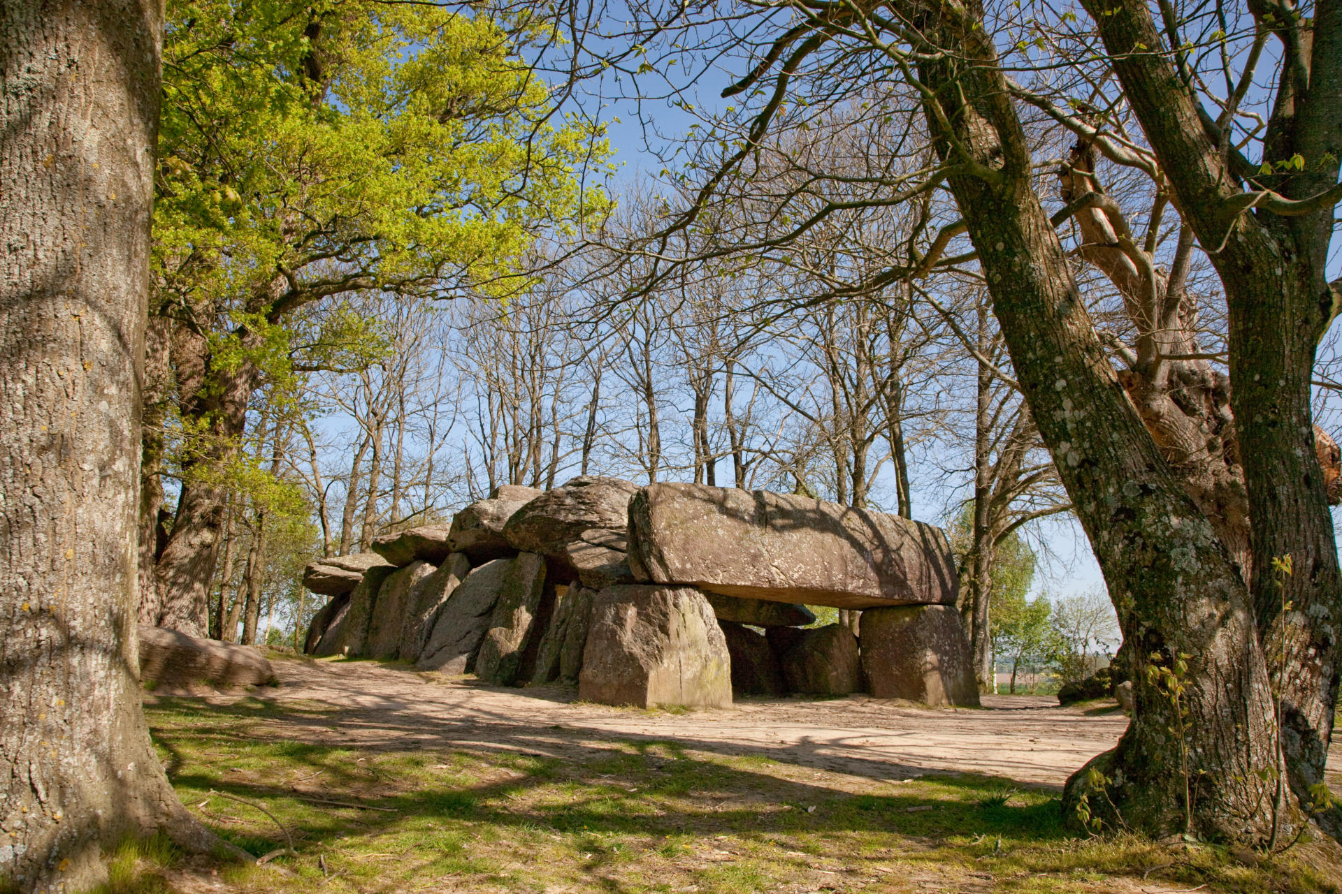 Essé, La Roche aux fées | Brittany tourism
