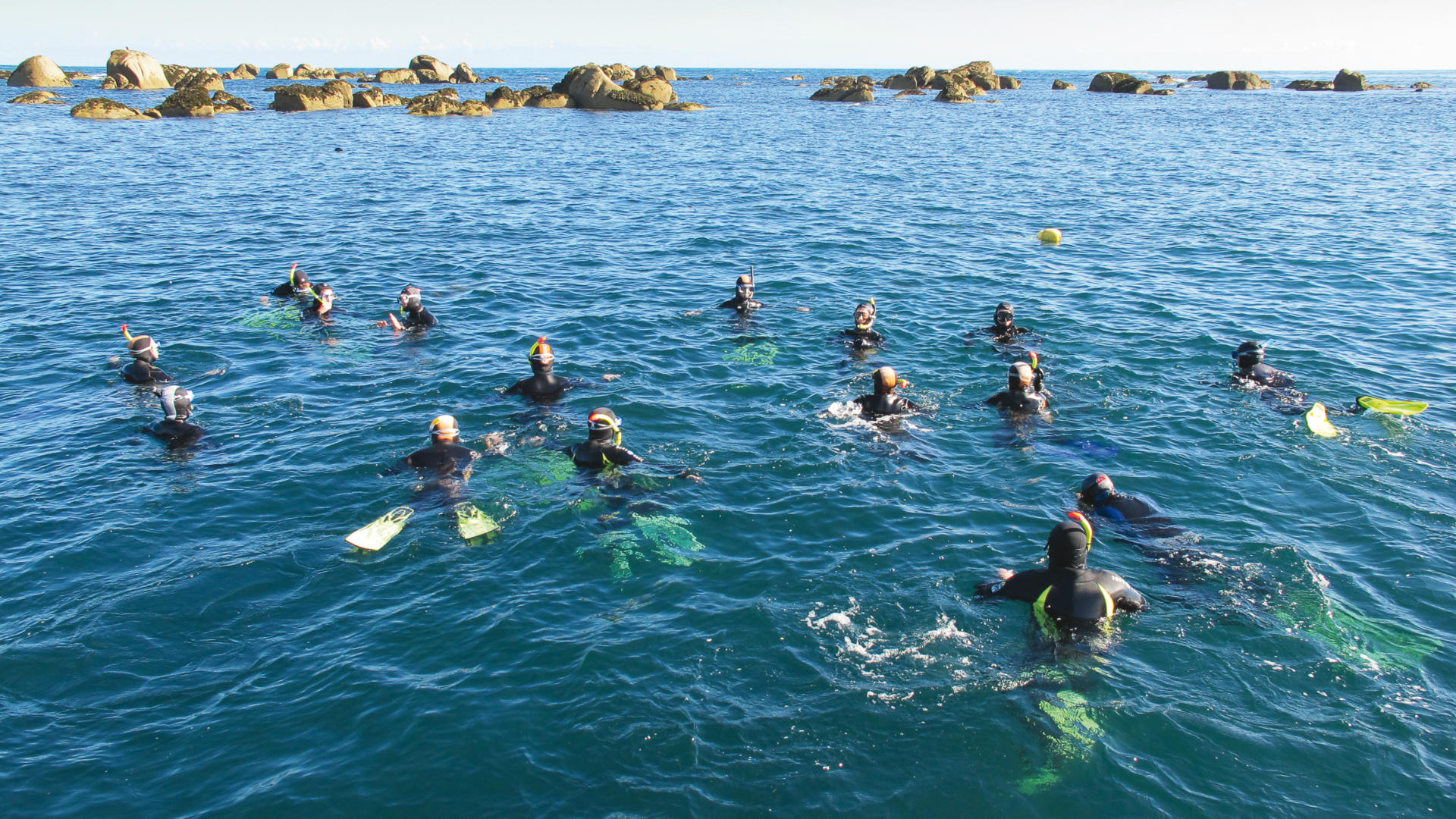Prendre un bain à ciel ouvert face à la mer | Tourisme Bretagne
